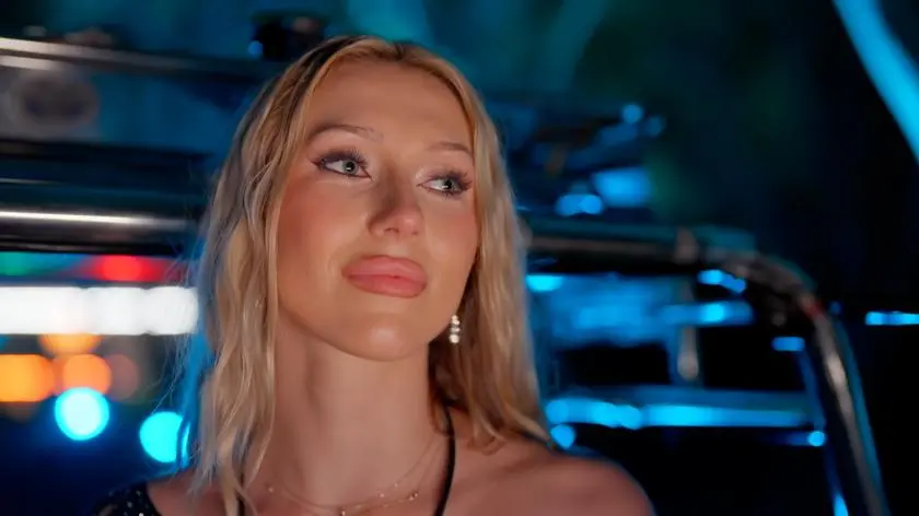 Alex z "Hotelu Paradise 11" jest zakochana po uszy! W jej życiu szykują ...