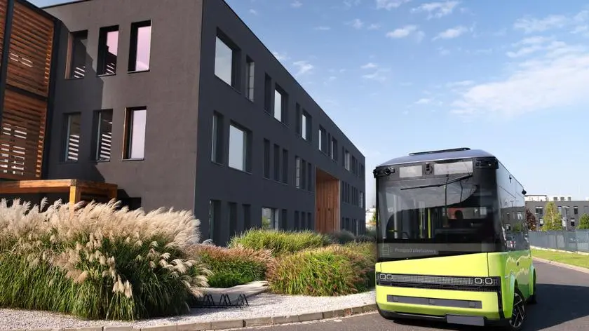 Autonomiczny autobus na wrocławskim cmentarzu. Polacy stworzyli Blees BB-1 - TVN