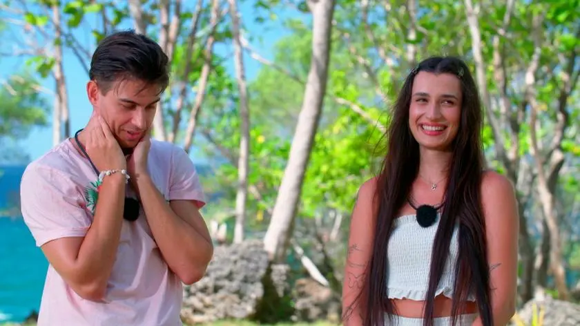 Czy Karolina i Adrian z "Hotelu Paradise 10" coś do siebie poczuli? Czy ...