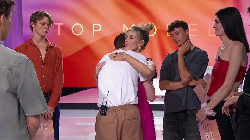 Kto odpadł z Top Model? Mateusz Nowak opuścił program [odcinek 6] - TVN
