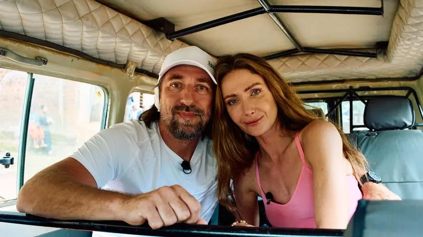 "Afryka Express". Do kogo powędrowały amulety Karoliny i Tomka? - TVN