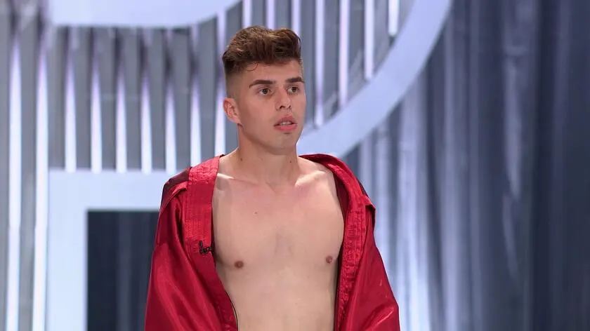 Top Model 9: Adrian schudł 30 kilogramów, chce zostać modelem S09E02 - TVN