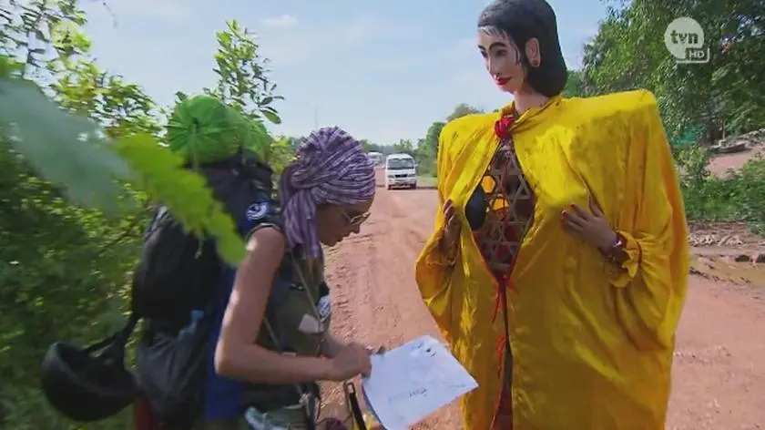 Agnieszka Włodarczyk maca Marię Konarowską po biuście - TVN