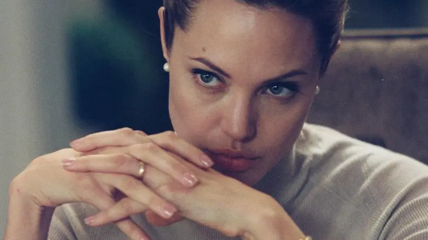 "Pan i Pani Smith" dostępny online w Max. Angelina Jolie i Brad Pitt ...