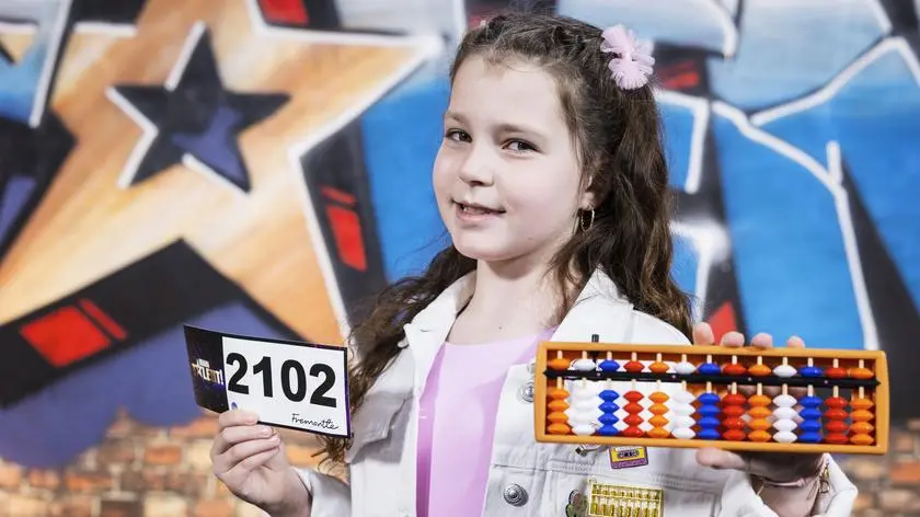 ''Mam Talent! 16", odc. 3. Kto dostał złoty przycisk od Julii Wieniawy? Kim jest Diana Kwit? - TVN