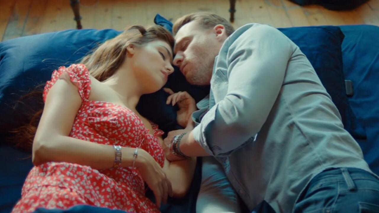 Zapukaj do moich drzwi. Co się wydarzy w 27. odcinku? Serkan i Eda spędzają romantyczne chwile ...